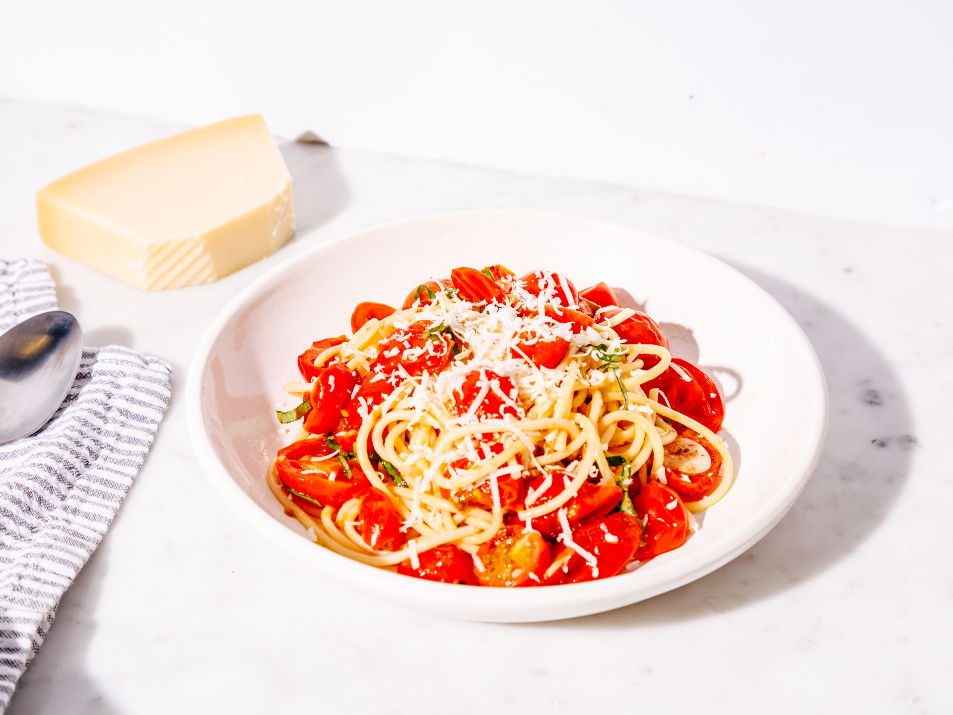 Pasta with Cherry Tomatoes and Basil - Serving Size 2 — Brava | Brava Home